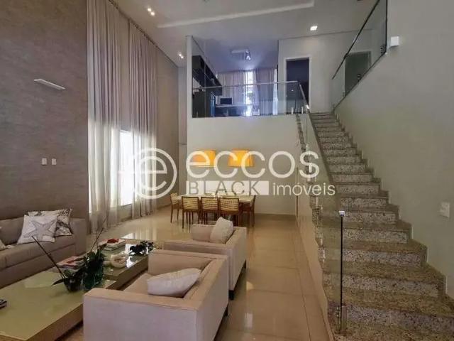Casa / Sobrado em Condomínio para Locação em Uberlândia/MG Cidade Jardim 3 Quartos