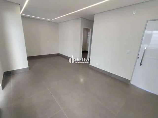 Casa / Sobrado em Condomínio para Locação em Uberlândia/MG Aclimação 3 Quartos