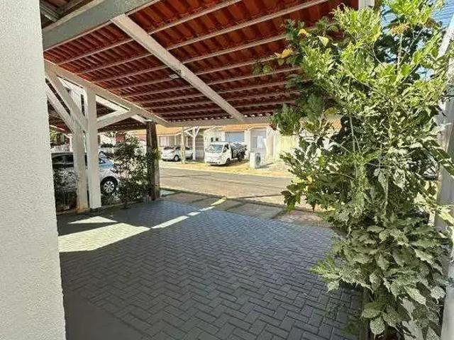 Casa / Sobrado em Condomínio para Locação em Uberlândia/MG Aclimação 2 Quartos