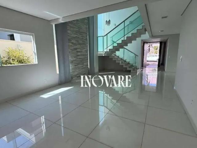 Casa / Sobrado em Condomínio para Locação em Uberlândia/MG Aclimação 4 Quartos