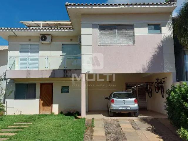 Casa / Sobrado em Condomínio para Locação em Uberlândia/MG Aclimação 4 Quartos