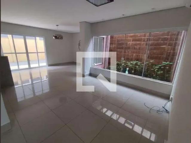 Casa / Sobrado em Condomínio para Locação em Uberlândia/MG Buritis 3 Quartos