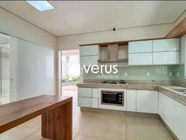 Casa / Sobrado em Condomínio para Locação em Uberlândia/MG Gávea 4 Quartos