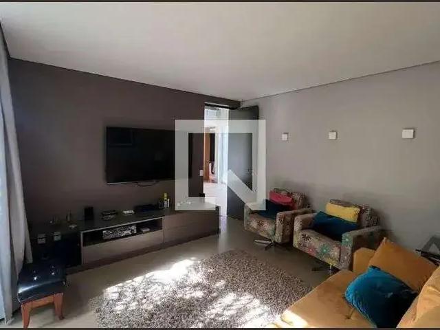 Casa / Sobrado em Condomínio para Locação em Uberlândia/MG Gávea 4 Quartos