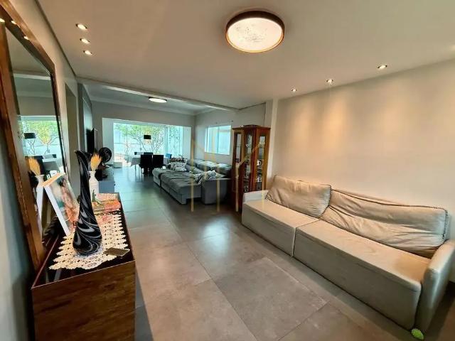 Casa / Sobrado em Condomínio para Locação em Uberlândia/MG Gávea 4 Quartos