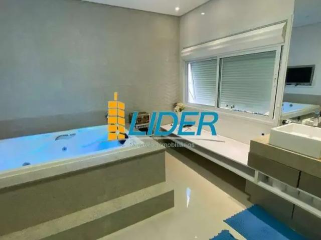 Casa / Sobrado em Condomínio para Locação em Uberlândia/MG Gávea 5 Quartos