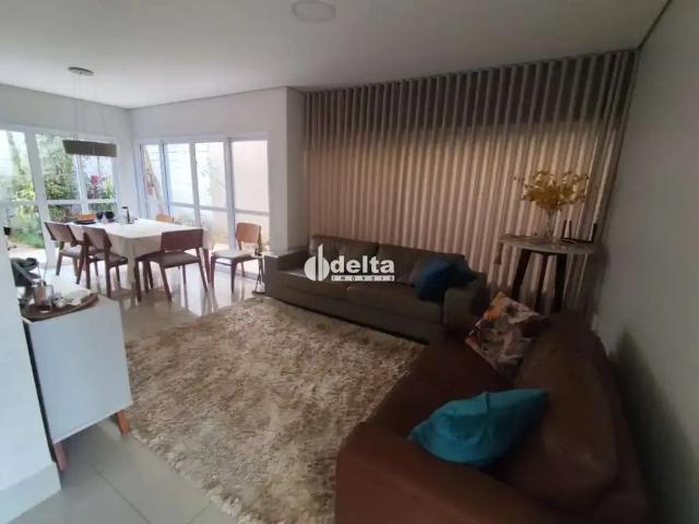 Casa / Sobrado em Condomínio para Locação em Uberlândia/MG Granja Marileusa 4 Quartos