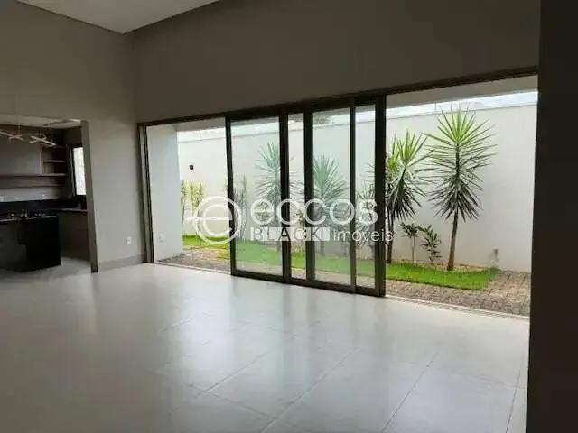 Casa / Sobrado em Condomínio para Locação em Uberlândia/MG Granja Marileusa 4 Quartos