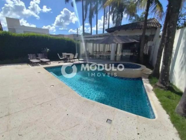 Casa / Sobrado em Condomínio para Locação em Uberlândia/MG Granja Marileusa 4 Quartos