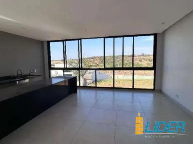 Casa / Sobrado em Condomínio para Locação em Uberlândia/MG Granja Marileusa 4 Quartos