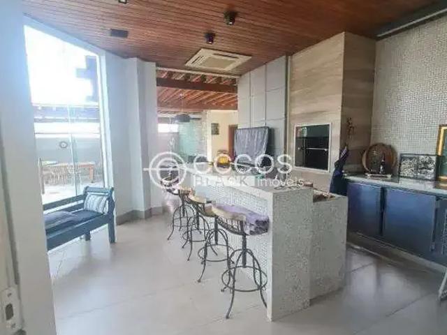 Casa / Sobrado em Condomínio para Locação em Uberlândia/MG Granja Marileusa 5 Quartos
