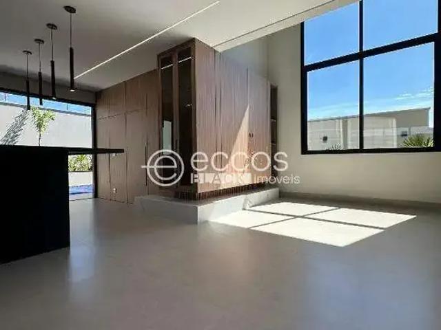 Casa / Sobrado em Condomínio para Locação em Uberlândia/MG Granja Marileusa 3 Quartos