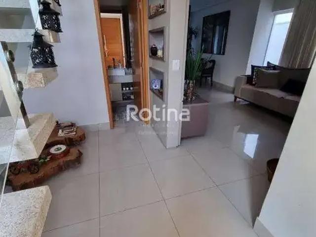 Casa / Sobrado em Condomínio para Locação em Uberlândia/MG Granja Marileusa 3 Quartos