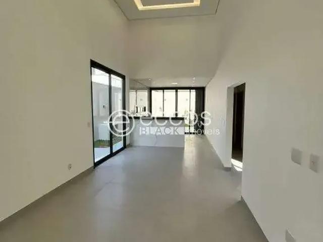 Casa / Sobrado em Condomínio para Locação em Uberlândia/MG Granja Marileusa 3 Quartos
