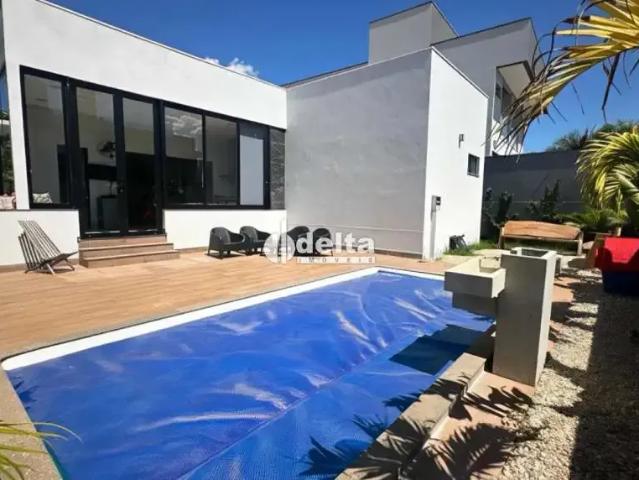 Casa / Sobrado em Condomínio para Locação em Uberlândia/MG Granja Marileusa 3 Quartos