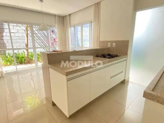 Casa / Sobrado em Condomínio para Locação em Uberlândia/MG Granja Marileusa 3 Quartos
