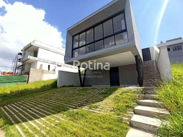 Casa / Sobrado em Condomínio para Locação em Uberlândia/MG Granja Marileusa 3 Quartos