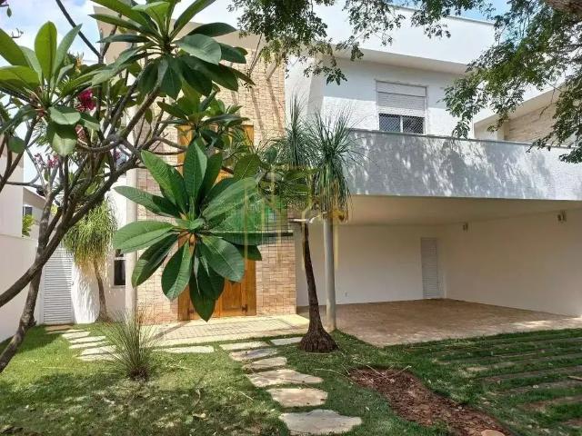 Casa / Sobrado em Condomínio para Locação em Uberlândia/MG Jardim das Palmeiras 4 Quartos