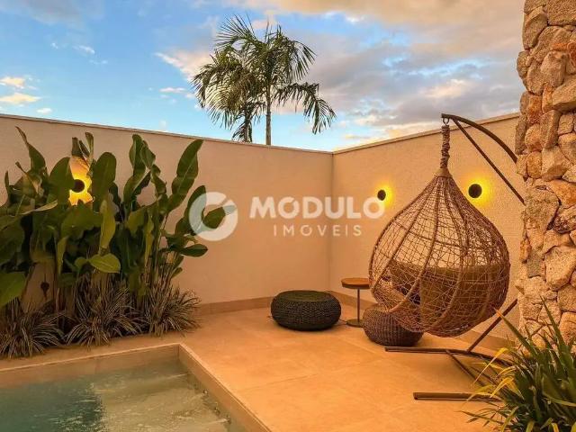 Casa / Sobrado em Condomínio para Locação em Uberlândia/MG Jardim Inconfidência 3 Quartos