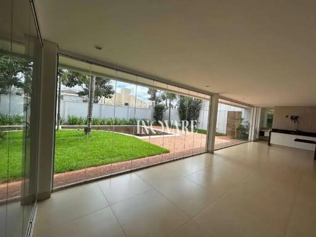 Casa / Sobrado em Condomínio para Locação em Uberlândia/MG Jardim Karaíba 4 Quartos