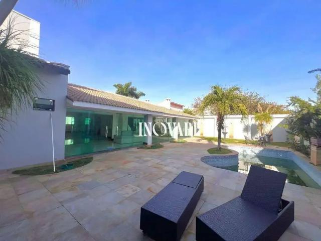 Casa / Sobrado em Condomínio para Locação em Uberlândia/MG Jardim Karaíba 5 Quartos