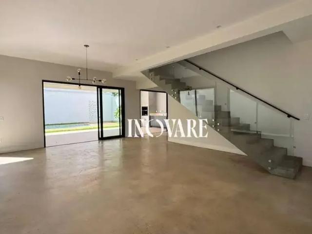 Casa / Sobrado em Condomínio para Locação em Uberlândia/MG Jardim Sul 4 Quartos