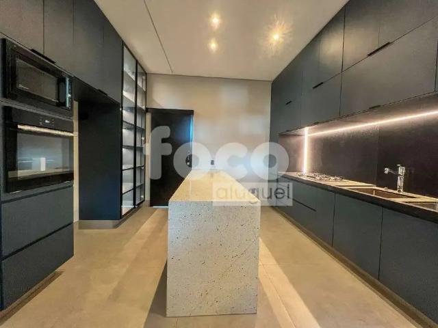 Casa / Sobrado em Condomínio para Locação em Uberlândia/MG Jardim Sul 4 Quartos
