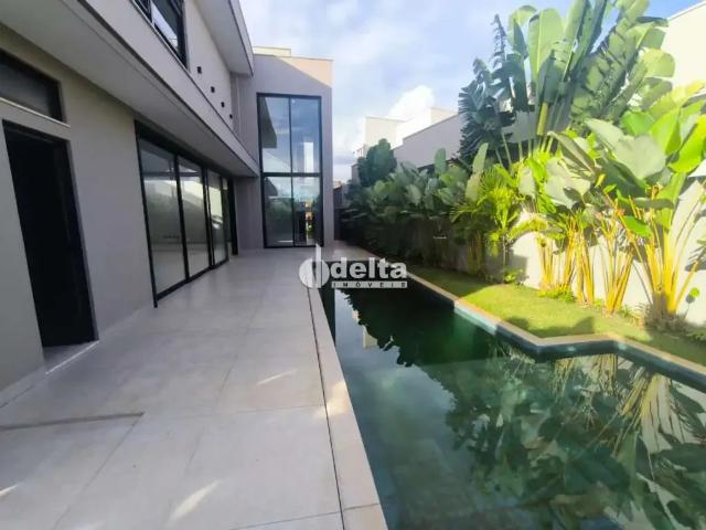 Casa / Sobrado em Condomínio para Locação em Uberlândia/MG Jardim Sul 5 Quartos