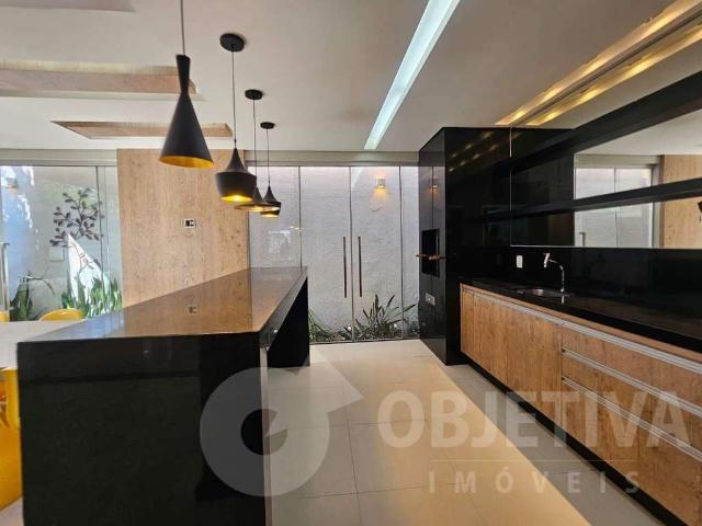 Casa / Sobrado em Condomínio para Locação em Uberlândia/MG Jardim Sul 3 Quartos
