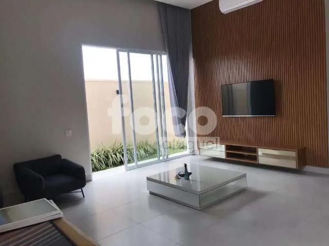 Casa / Sobrado em Condomínio para Locação em Uberlândia/MG Jardim Sul 3 Quartos