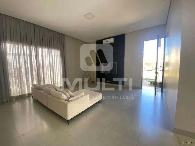 Casa / Sobrado em Condomínio para Locação em Uberlândia/MG Jardim Sul 3 Quartos
