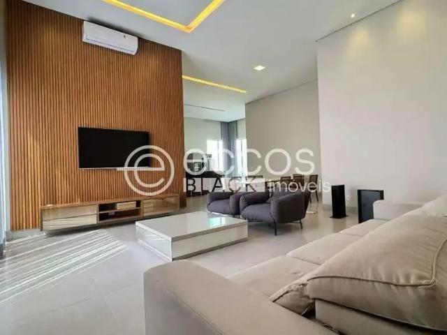 Casa / Sobrado em Condomínio para Locação em Uberlândia/MG Jardim Sul 3 Quartos