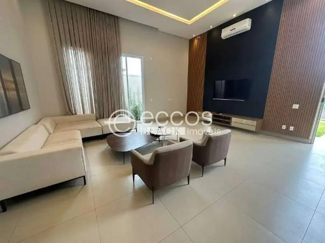 Casa / Sobrado em Condomínio para Locação em Uberlândia/MG Jardim Sul 3 Quartos