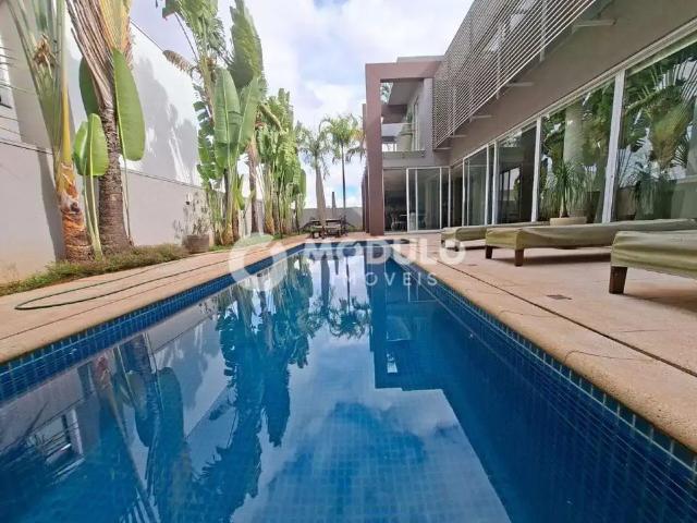 Casa / Sobrado em Condomínio para Locação em Uberlândia/MG Morada da Colina 4 Quartos