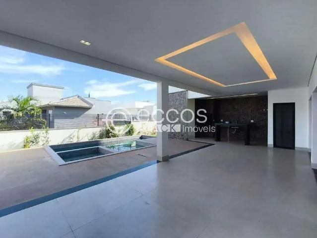 Casa / Sobrado em Condomínio para Locação em Uberlândia/MG Morada da Colina 4 Quartos