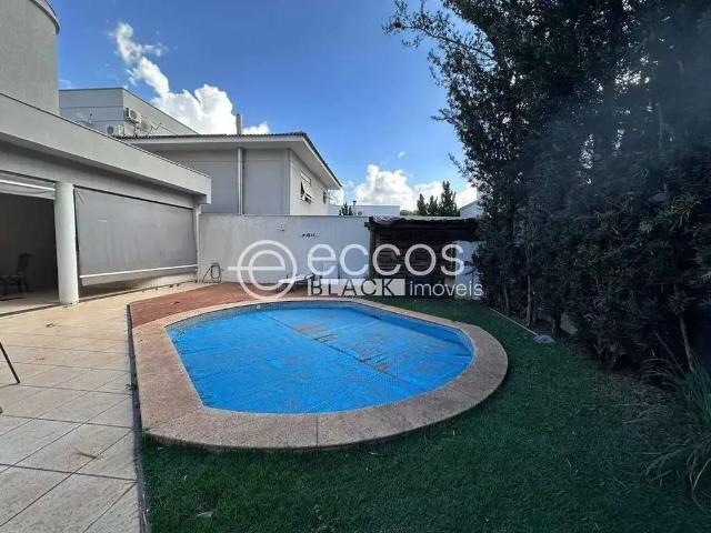 Casa / Sobrado em Condomínio para Locação em Uberlândia/MG Morada da Colina 3 Quartos