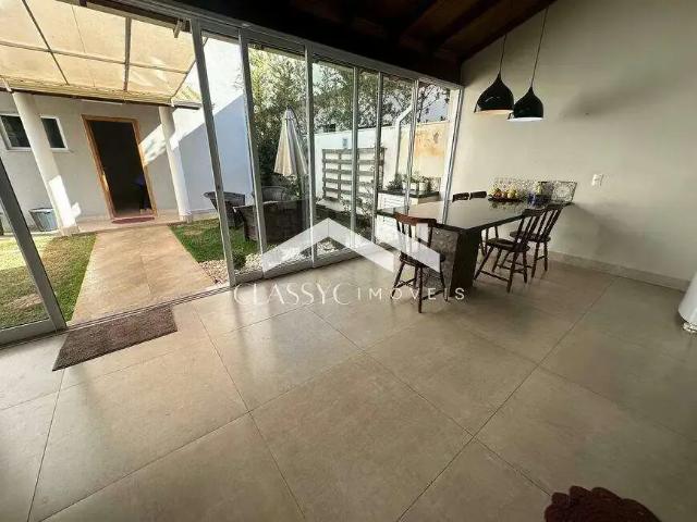 Casa / Sobrado em Condomínio para Locação em Uberlândia/MG Novo Mundo 3 Quartos