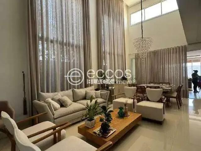 Casa / Sobrado em Condomínio para Locação em Uberlândia/MG Shopping Park 4 Quartos