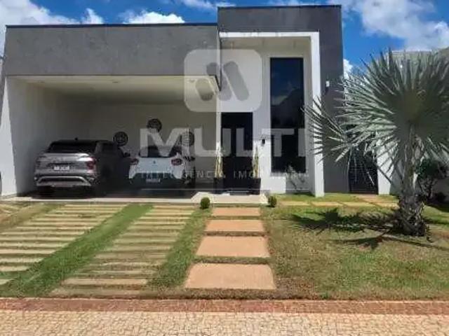 Casa / Sobrado em Condomínio para Locação em Uberlândia/MG Shopping Park 3 Quartos