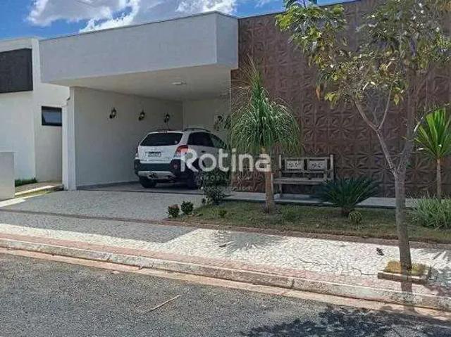 Casa / Sobrado em Condomínio para Locação em Uberlândia/MG Shopping Park 3 Quartos