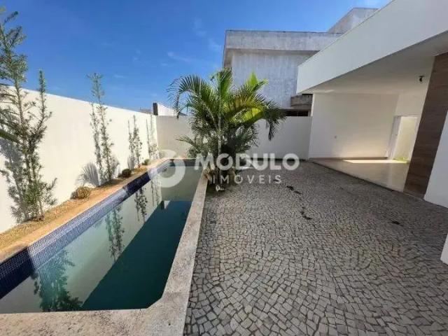 Casa / Sobrado em Condomínio para Locação em Uberlândia/MG Shopping Park 3 Quartos