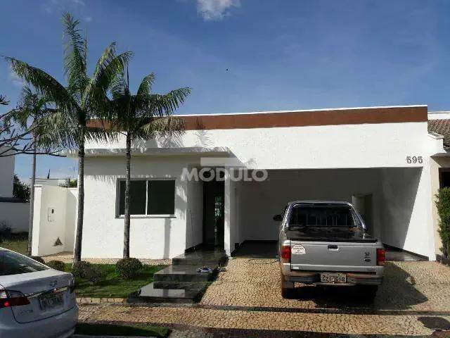 Casa / Sobrado em Condomínio para Locação em Uberlândia/MG Royal Park 3 Quartos