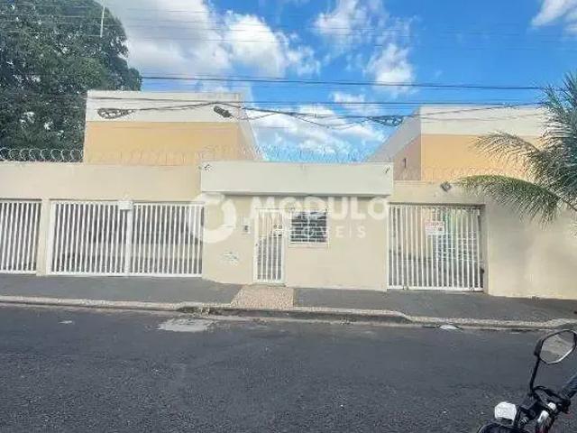 Casa / Sobrado em Condomínio para Locação em Uberlândia/MG Vigilato Pereira 2 Quartos