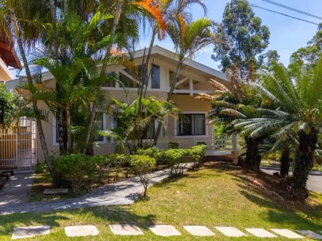 Casa / Sobrado em Condomínio para Locação em Valinhos/SP Jardim Paiquerê 5 Quartos