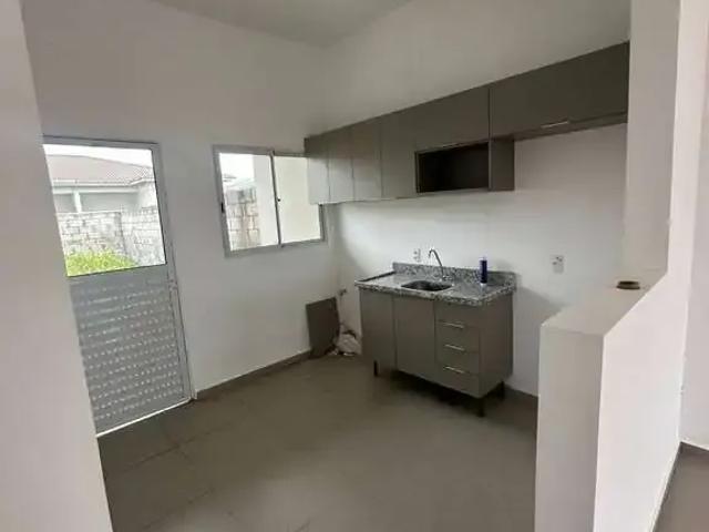 Casa / Sobrado em Condomínio para Locação em Várzea Grande/MT Petrópolis 2 Quartos
