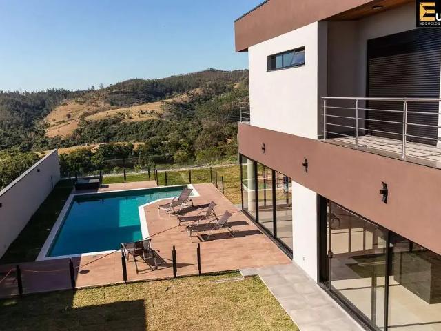 Casa / Sobrado em Condomínio para Locação em Vinhedo/SP Condomínio Campo de Toscana 4 Quartos