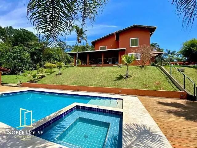 Casa / Sobrado em Condomínio para Locação em Vinhedo/SP Caixa D´Água 4 Quartos