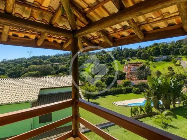 Casa / Sobrado em Condomínio para Locação em Vinhedo/SP Caixa D´Água 4 Quartos