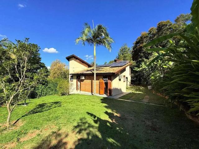 Casa / Sobrado em Condomínio para Locação em Vinhedo/SP Caixa D´Água 4 Quartos