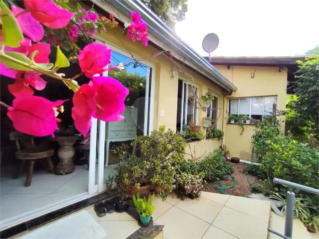 Casa / Sobrado em Condomínio para Locação em Vinhedo/SP Marambaia 1 Quartos